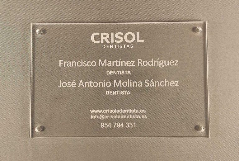Placas de metacrilato rotuladas - Crilato
